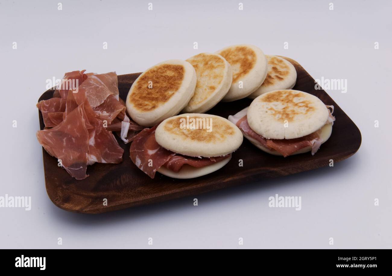 Modena tigelle hi-res stock photography and images - Alamy