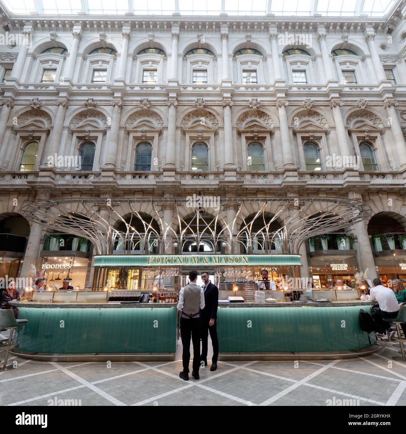 London, Greater London, England, September 21 2021: Waiter and ...