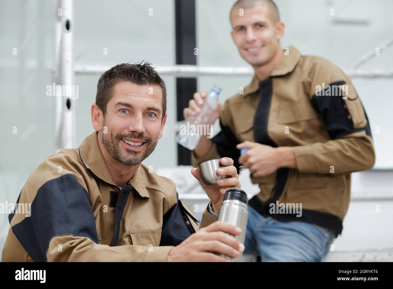 Builder site drinking tea hi-res stock photography and images - Alamy