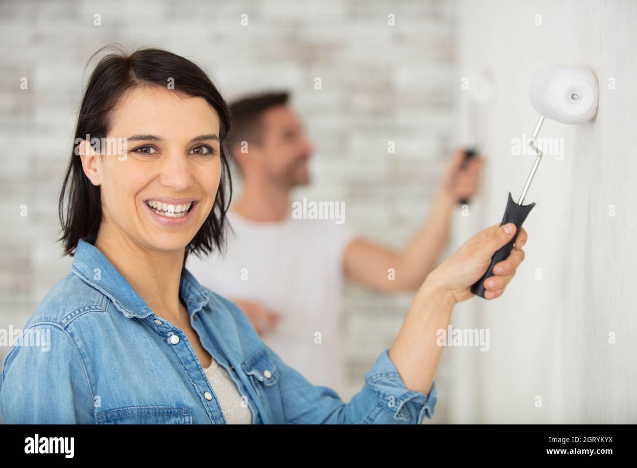 Paiting house hi-res stock photography and images - Alamy