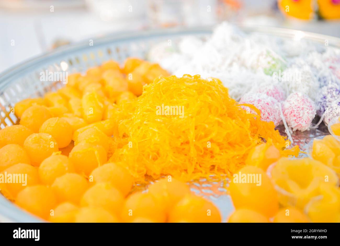 Golden threads thai dessert hi-res stock photography and images - Alamy