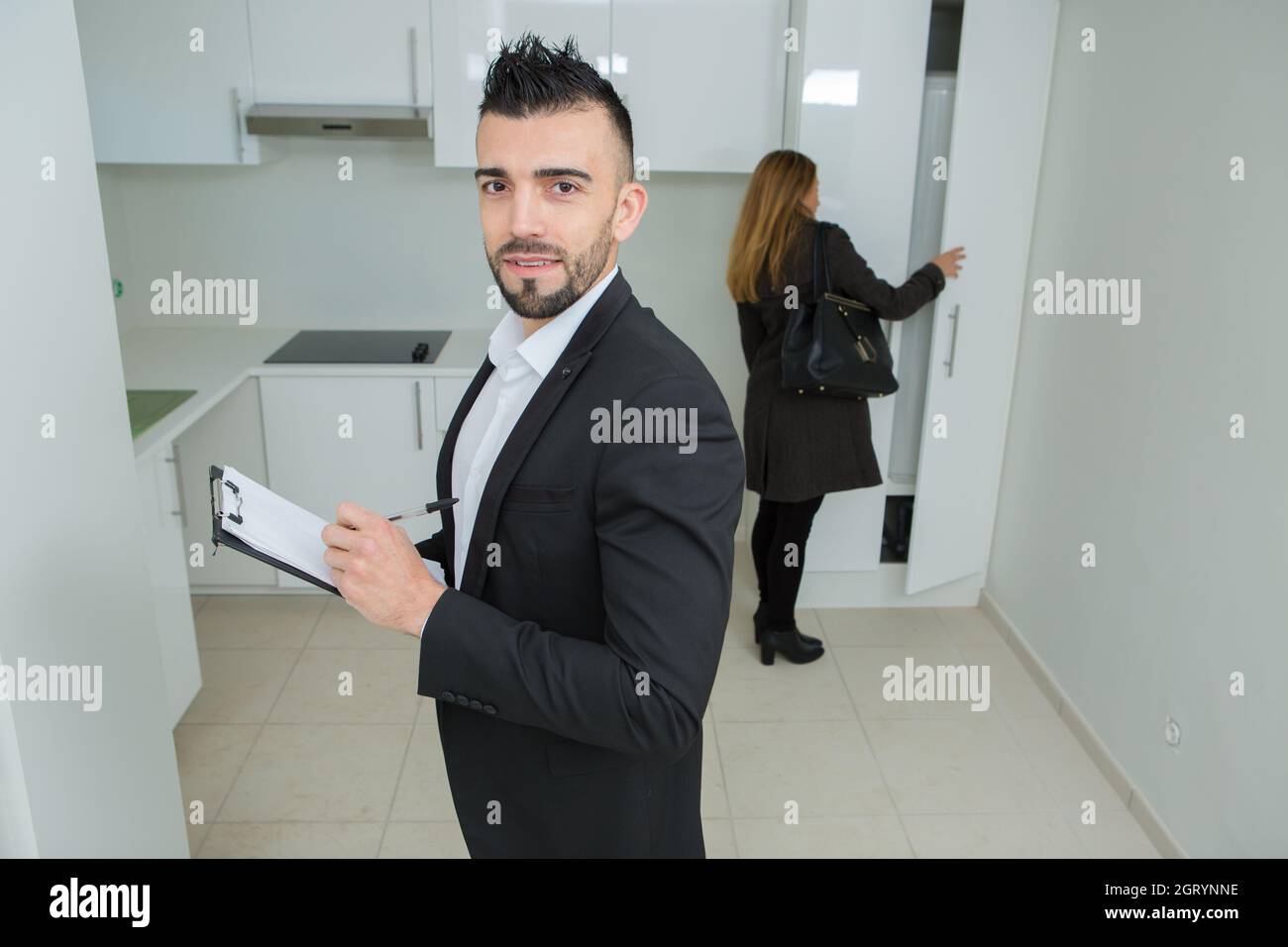 Salesman showing product hi-res stock photography and images - Alamy