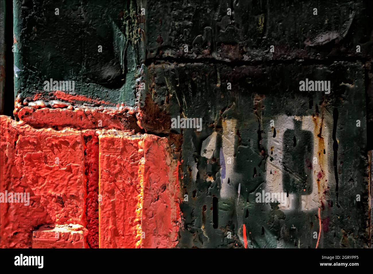 Painted dumpster hi-res stock photography and images - Alamy