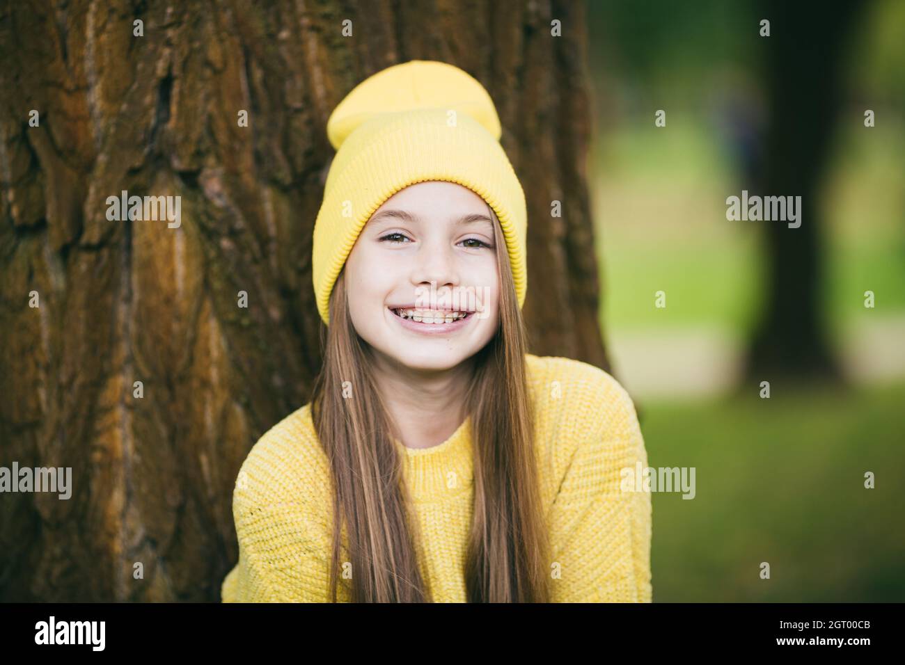 Overbite smile smiling hi-res stock photography and images - Alamy