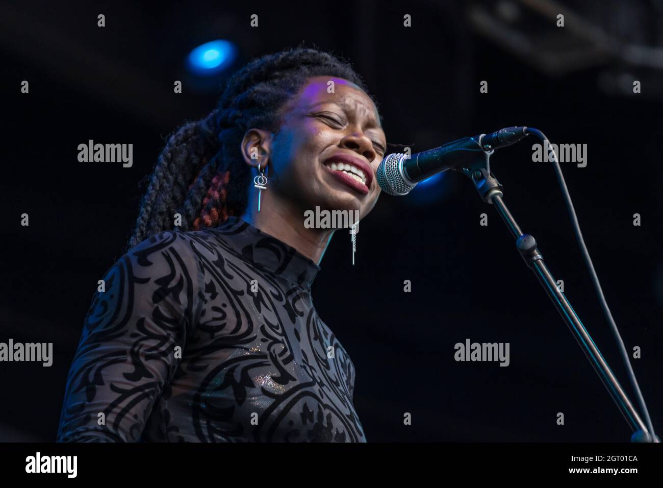 Debo Ray sings for Terri Lyne Carrington + Social Science at the 2021 ...