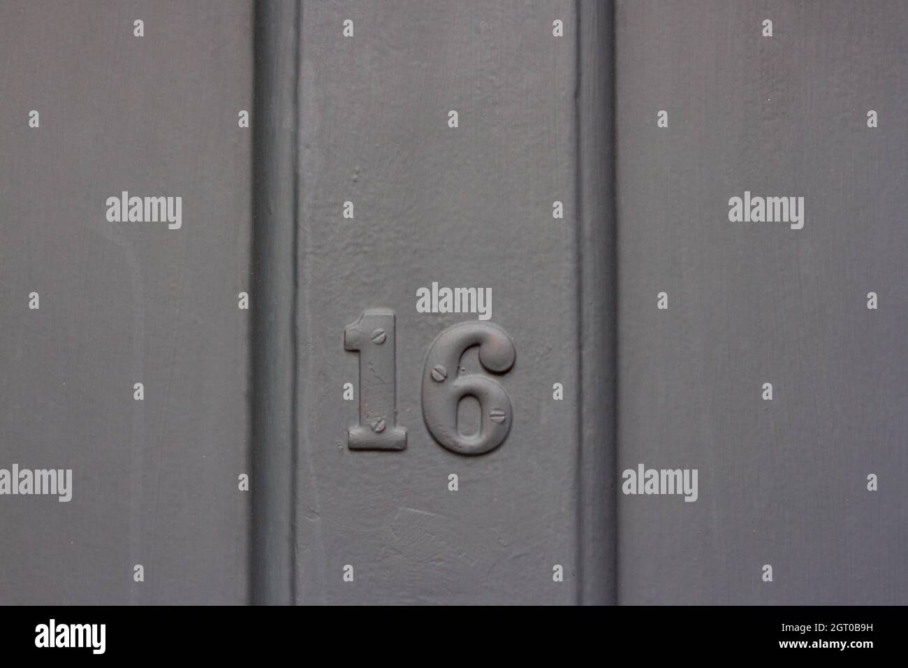 House number 16 sign hi-res stock photography and images - Alamy