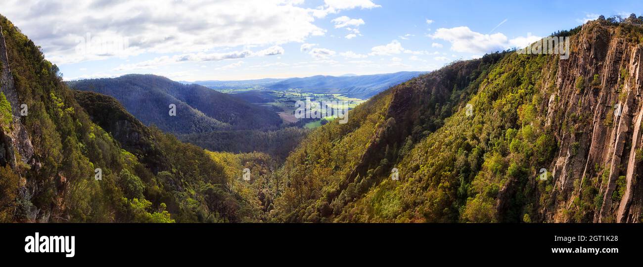 Panorama in rocky cliffs of Mount Victoria reserve, Tasmania. Scenic ...