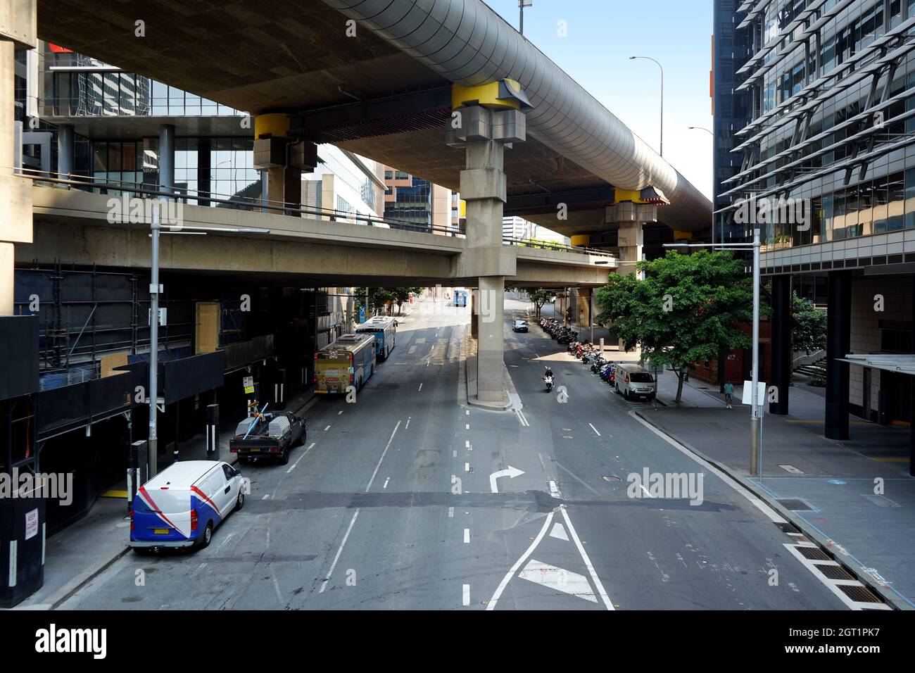 Building overpass over road australia hi-res stock photography and ...