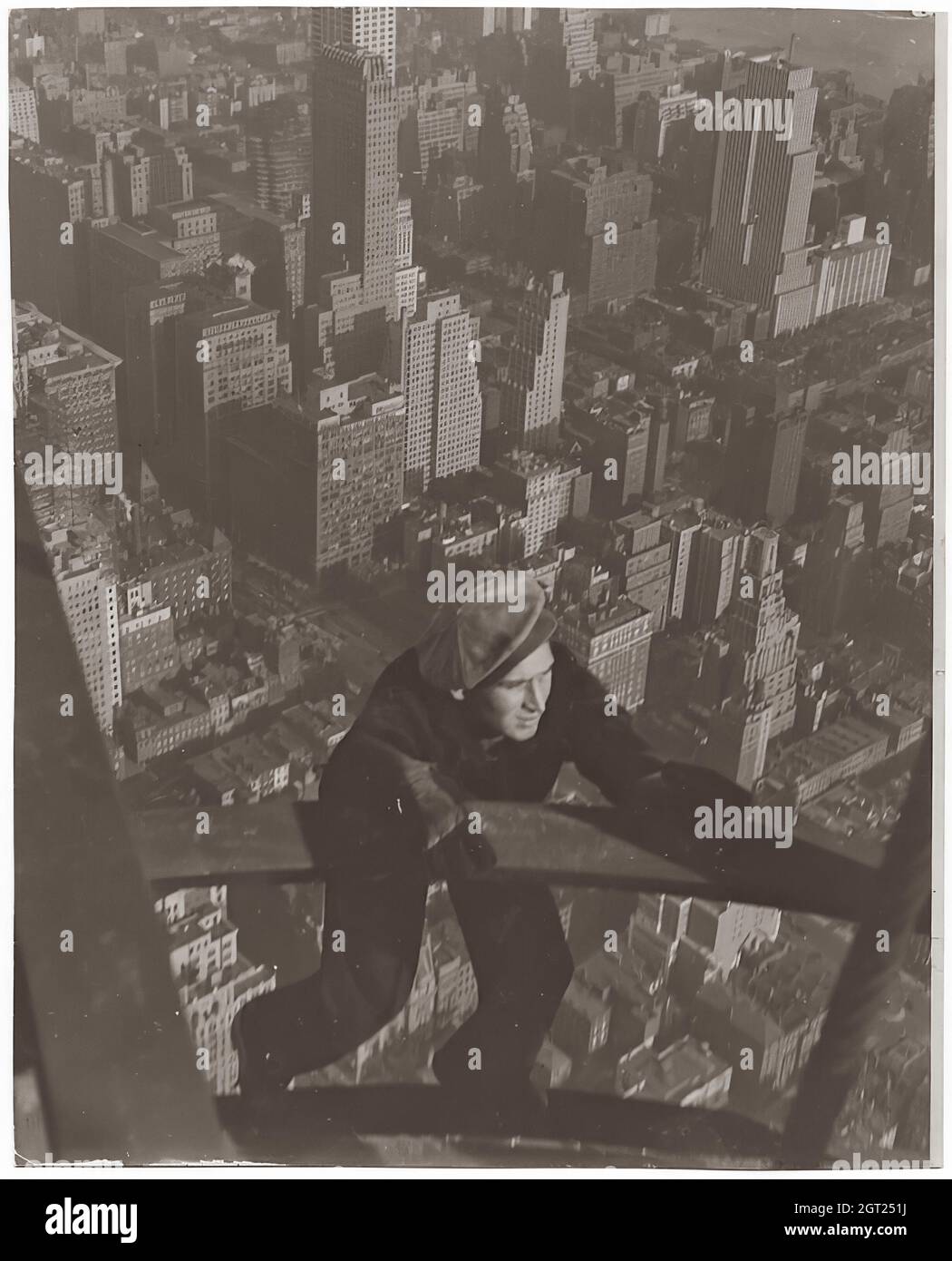 Empire state building construction 1931 Cut Out Stock Images & Pictures ...