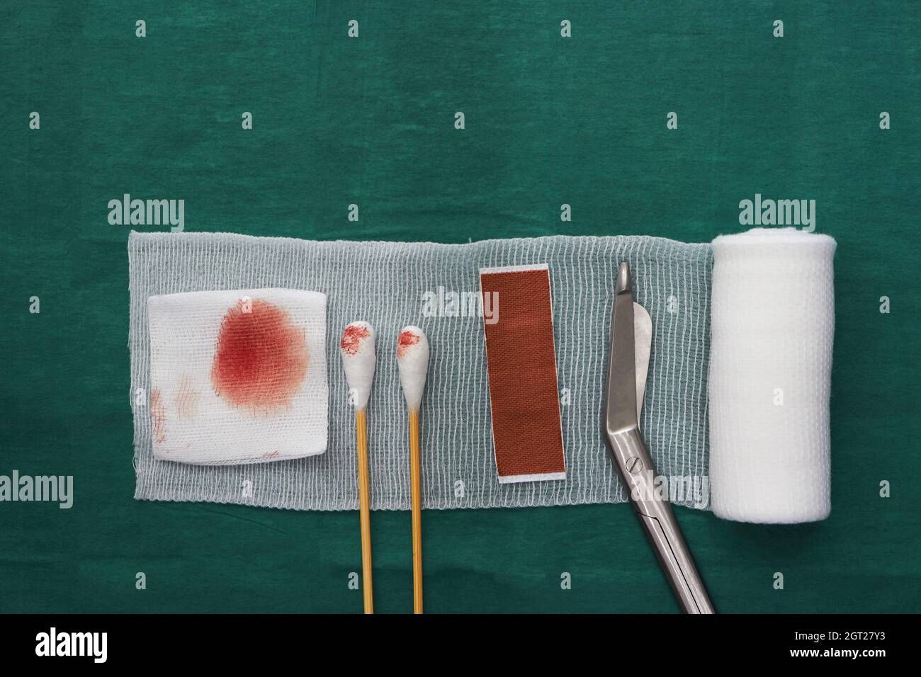 Wound Dressing Equipment High Resolution Stock Photography and Images ...