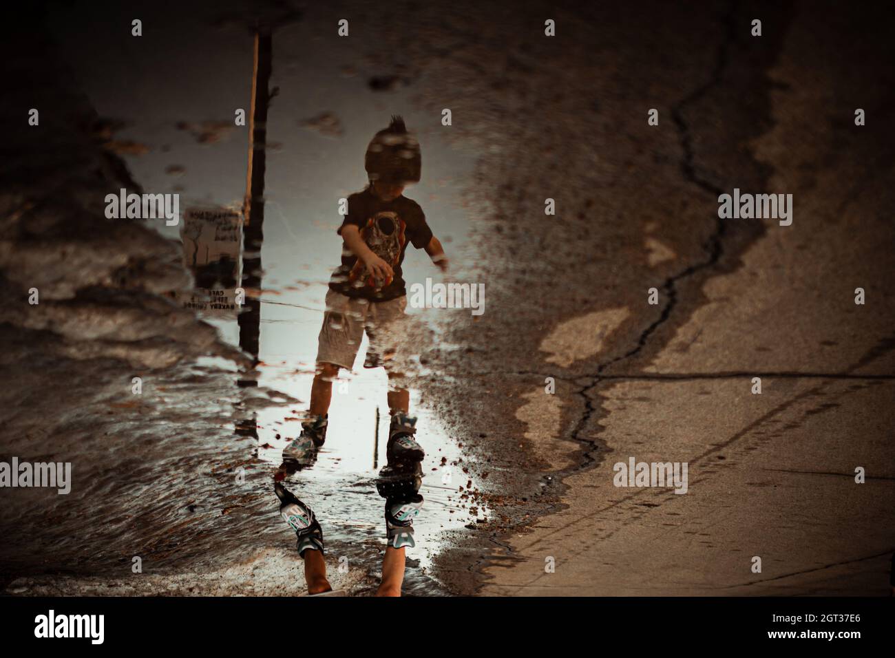 Puddle beach rain hi-res stock photography and images - Alamy