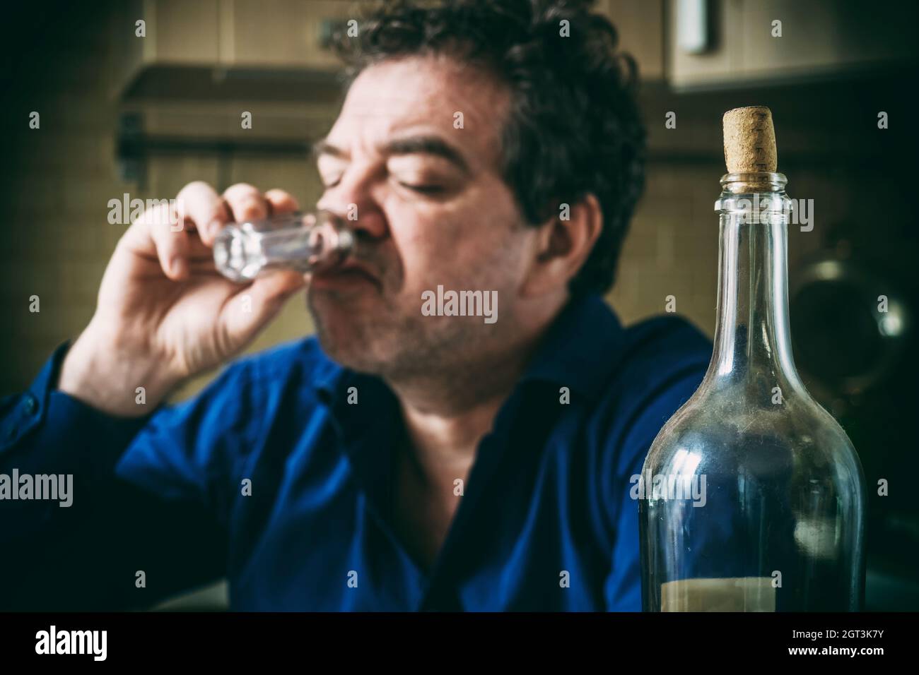 Russia vodka men hi-res stock photography and images - Alamy