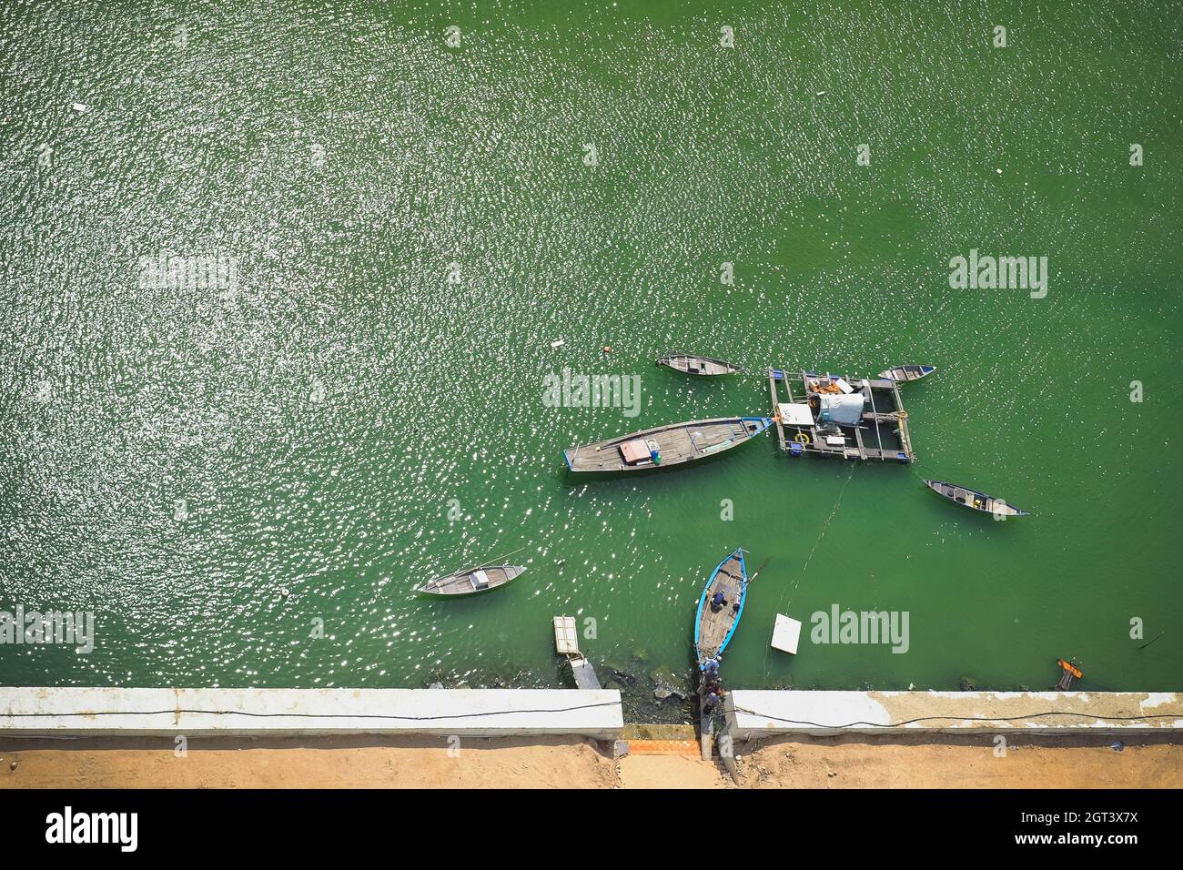 Refuge for small boats hi-res stock photography and images - Alamy