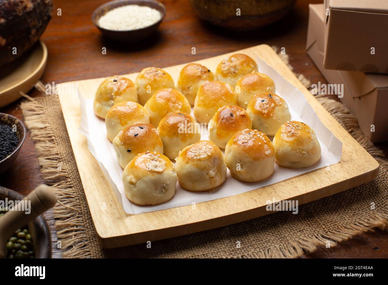 Chinese taro paste hi-res stock photography and images - Alamy