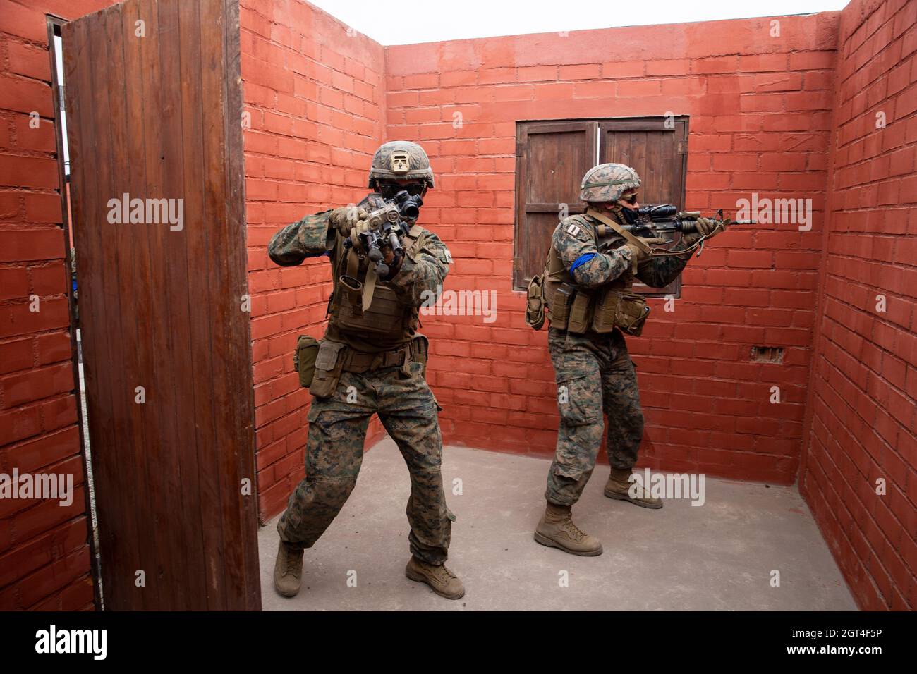 Us marines special operations training hi-res stock photography and ...