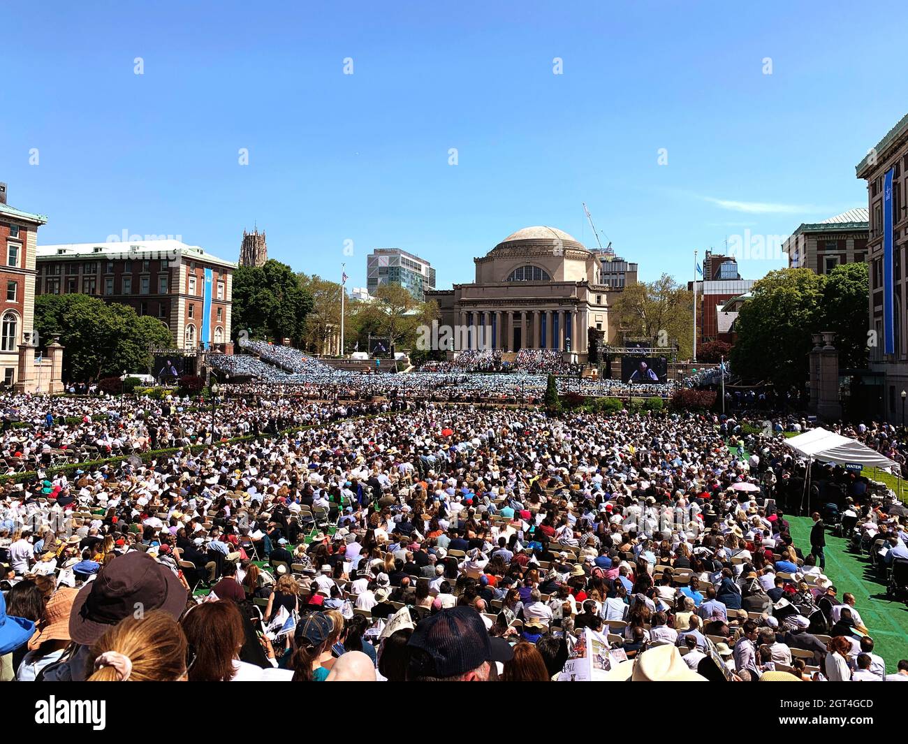 Columbia commencement hi-res stock photography and images - Alamy