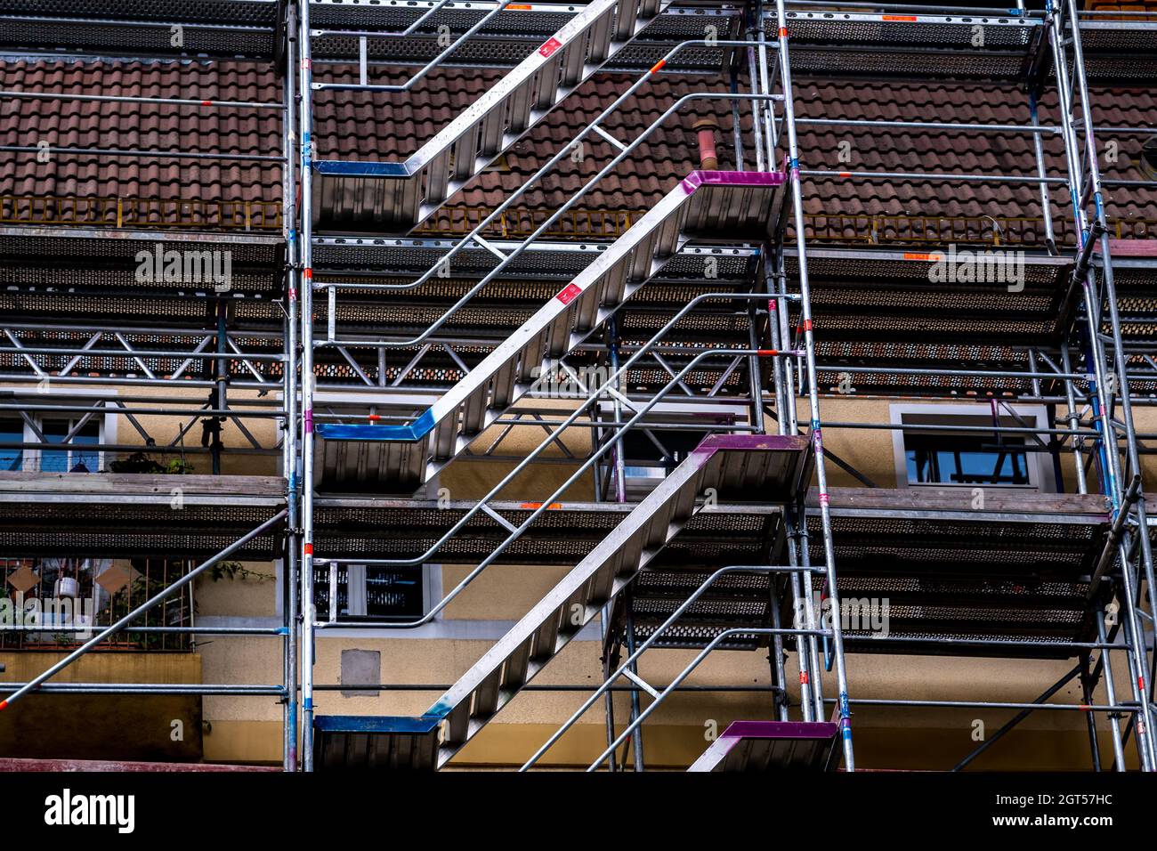 Mezzanine floors hi-res stock photography and images - Alamy