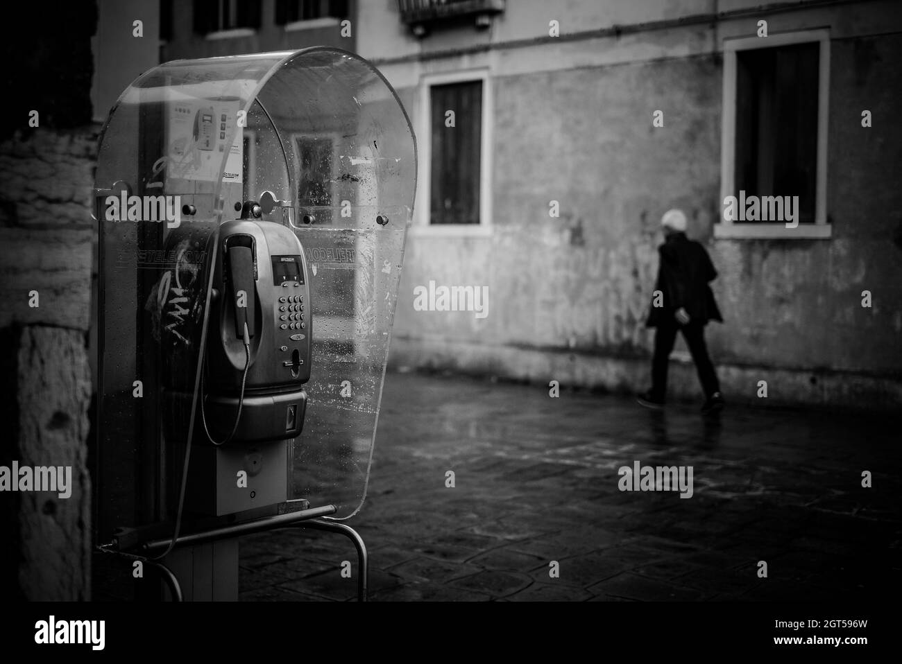 Italy phone booth hi-res stock photography and images - Alamy