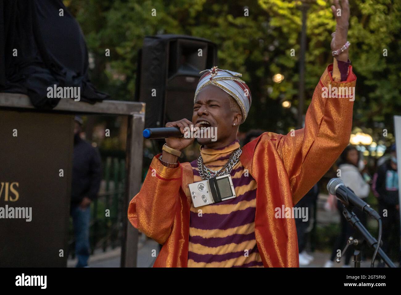 New York, USA. 01st Oct, 2021. NEW YORK, NY – OCTOBER 01: PaperBoy ...
