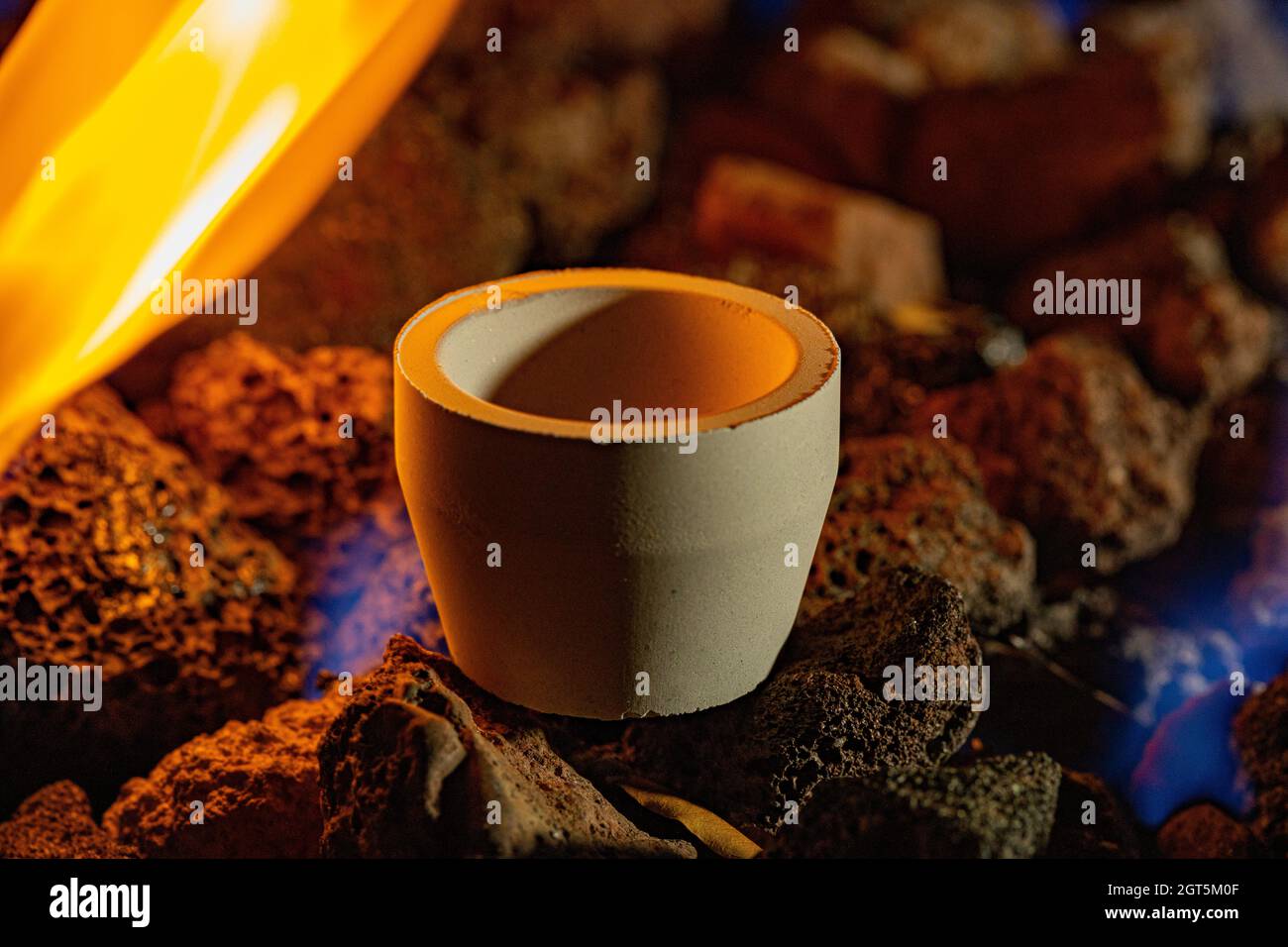 Ash and bone hi-res stock photography and images - Alamy