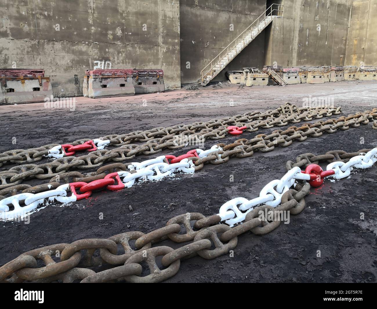 Marked chain hi-res stock photography and images - Alamy