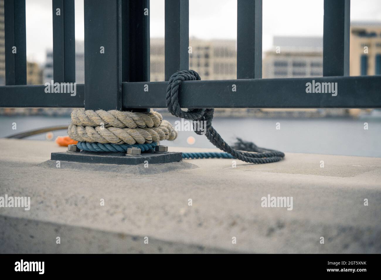 Black iron chain railing hi-res stock photography and images - Alamy
