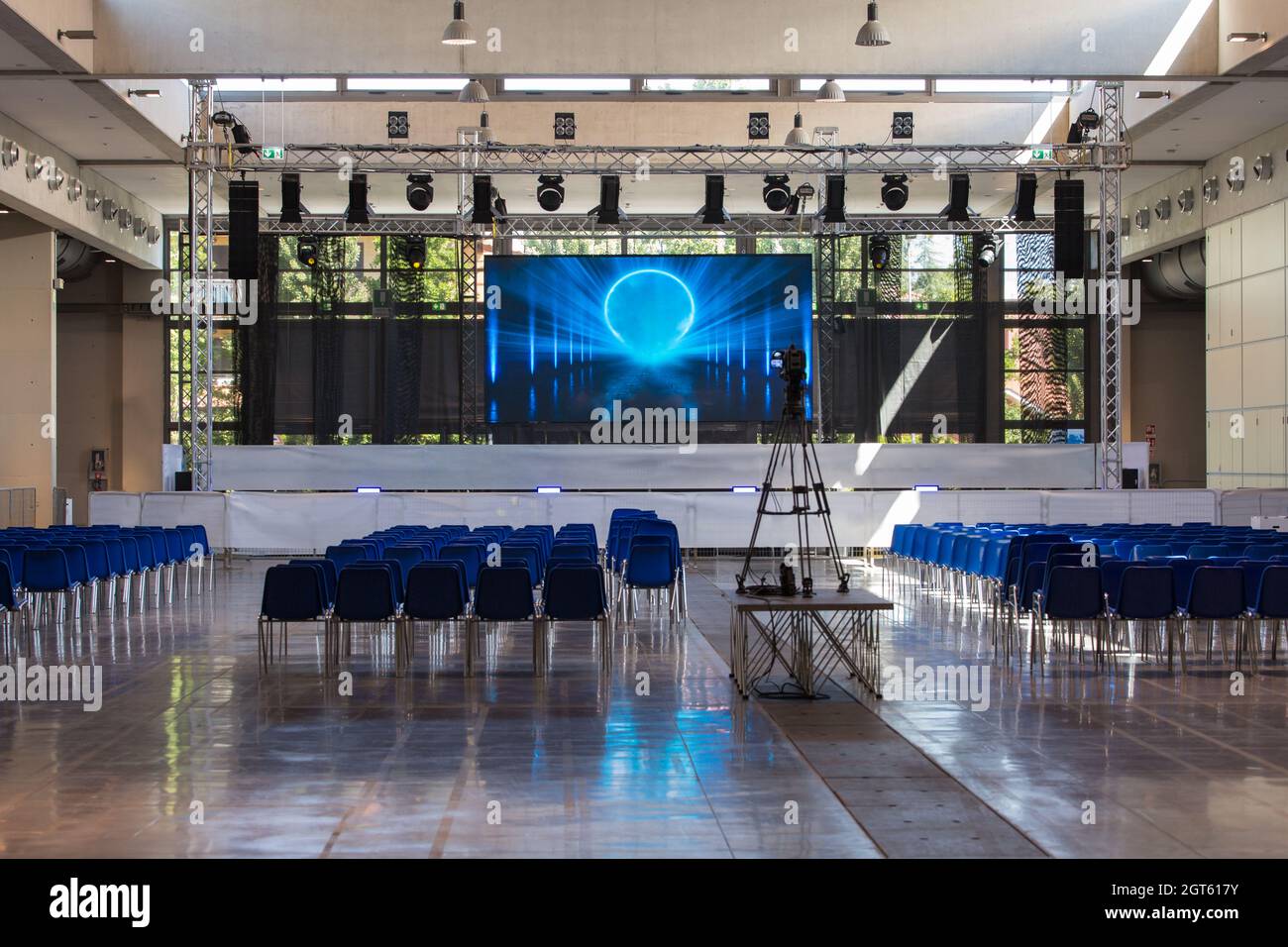 Stage With Chairs High Resolution Stock Photography and Images - Alamy