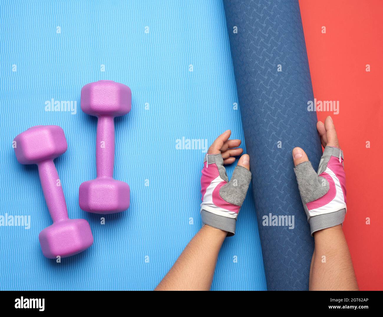 Finger top build hi-res stock photography and images - Alamy
