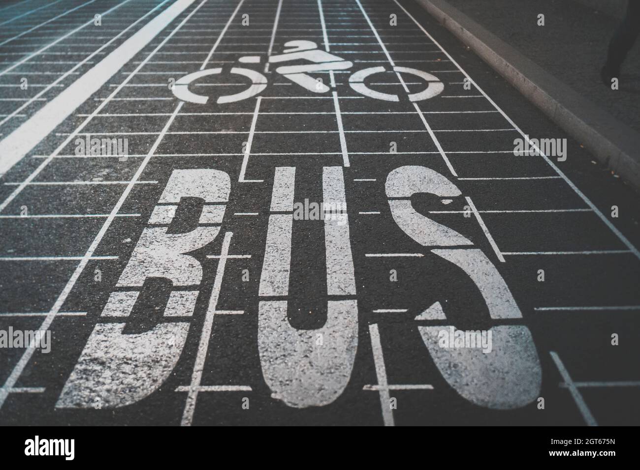 Bus Lane Closed Sign High Resolution Stock Photography and Images - Alamy