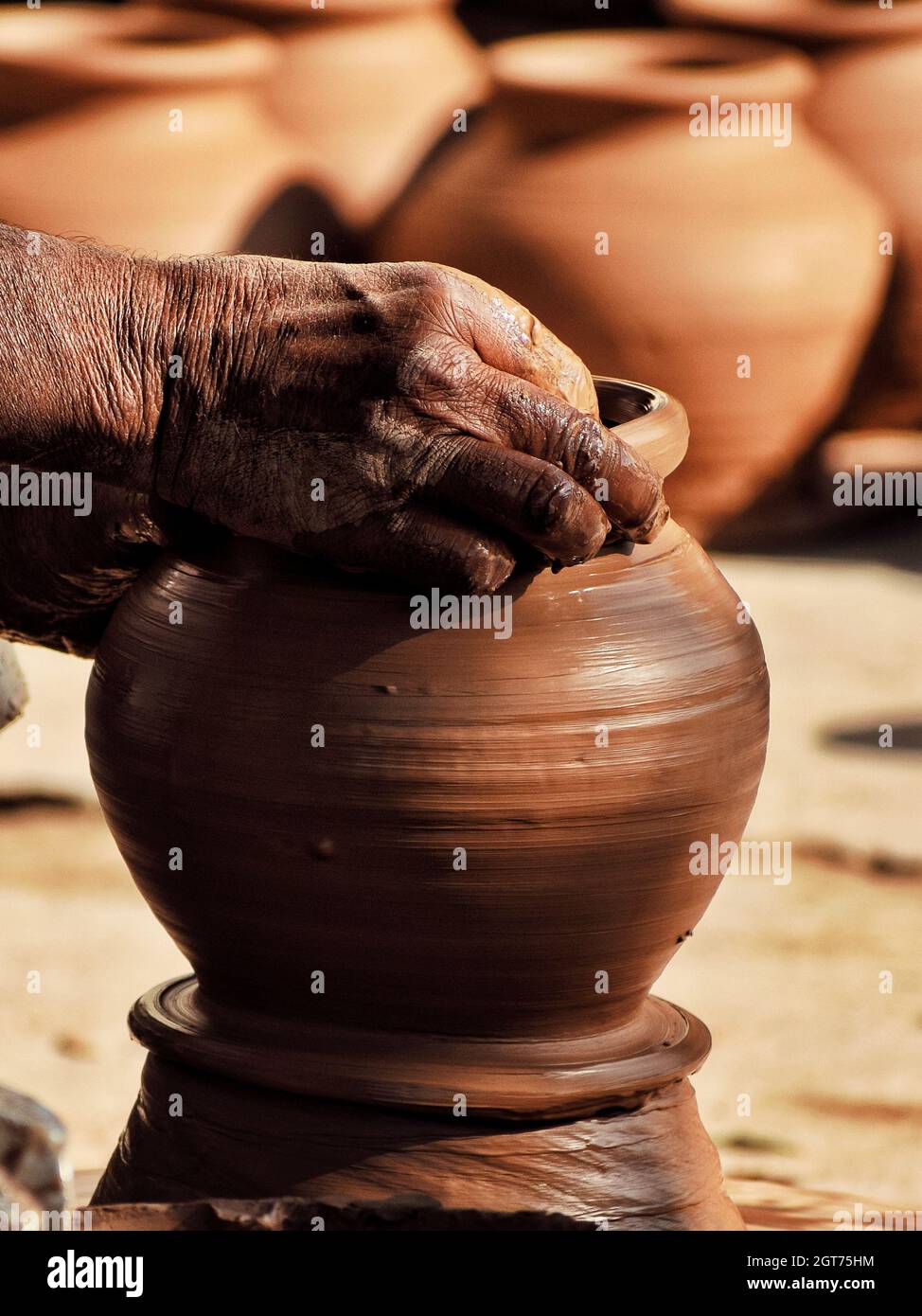 Making earthen pot hi-res stock photography and images - Alamy