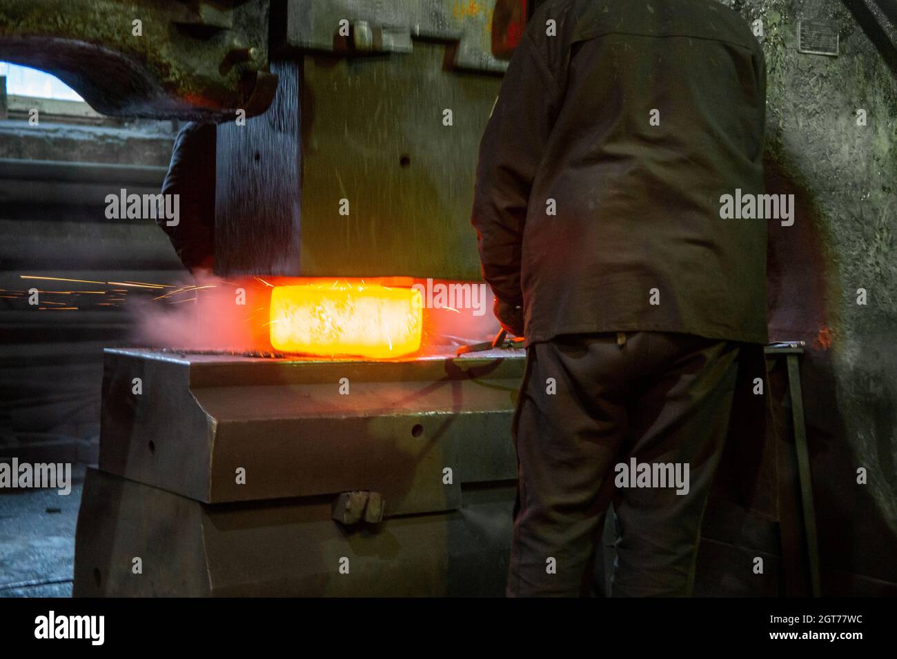 Forge scale hi-res stock photography and images - Alamy