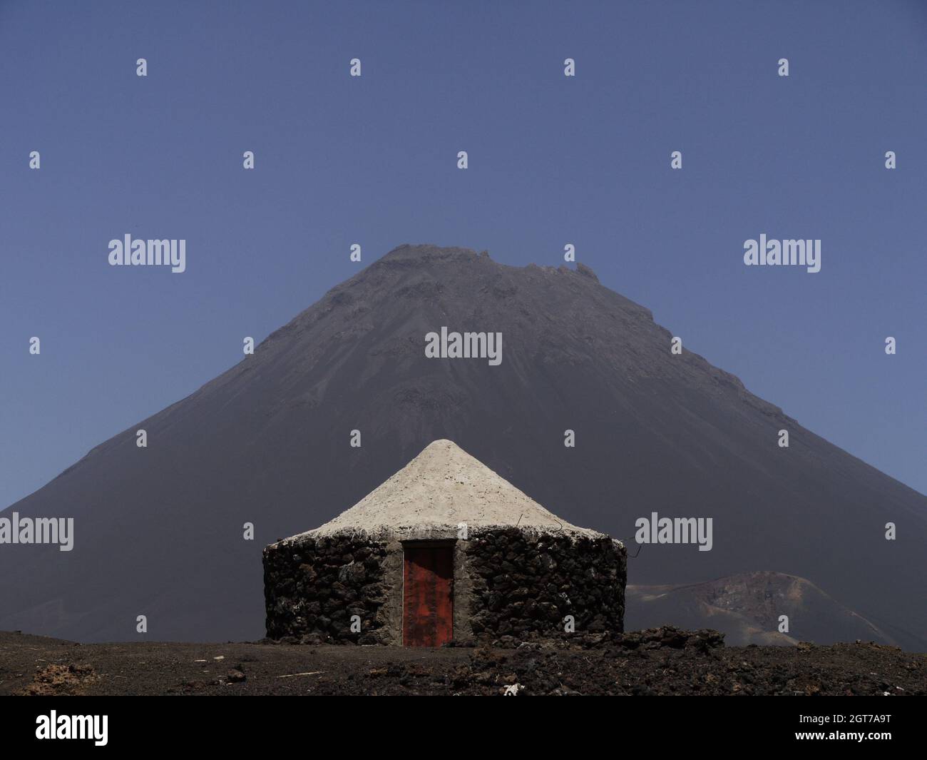 Volcan fogo hi-res stock photography and images - Alamy