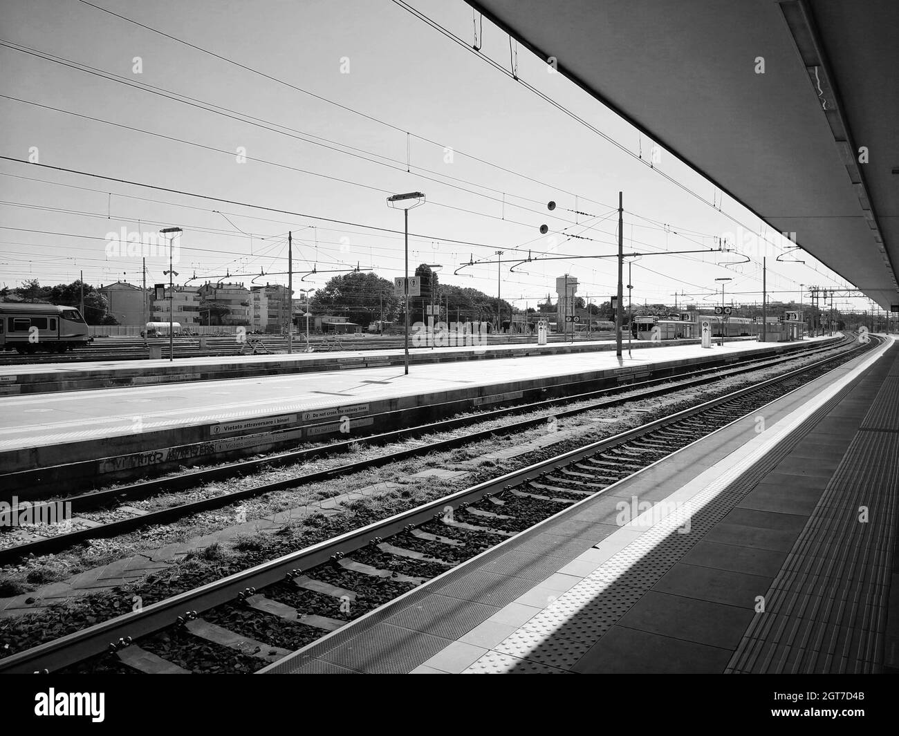 Platform track crossing sign hi-res stock photography and images - Alamy