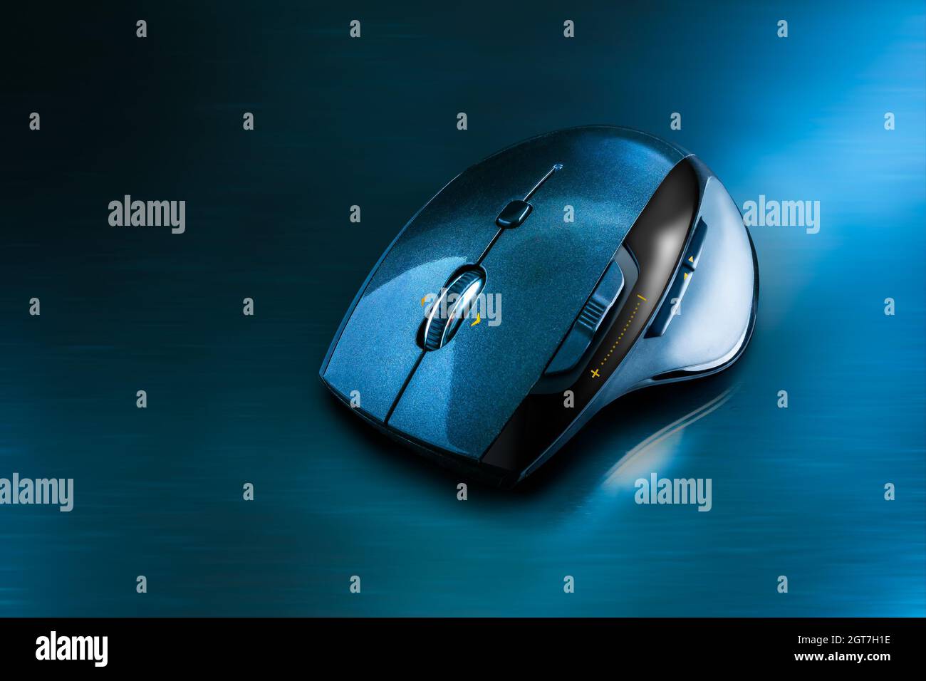 Optical mouse light hi-res stock photography and images - Alamy