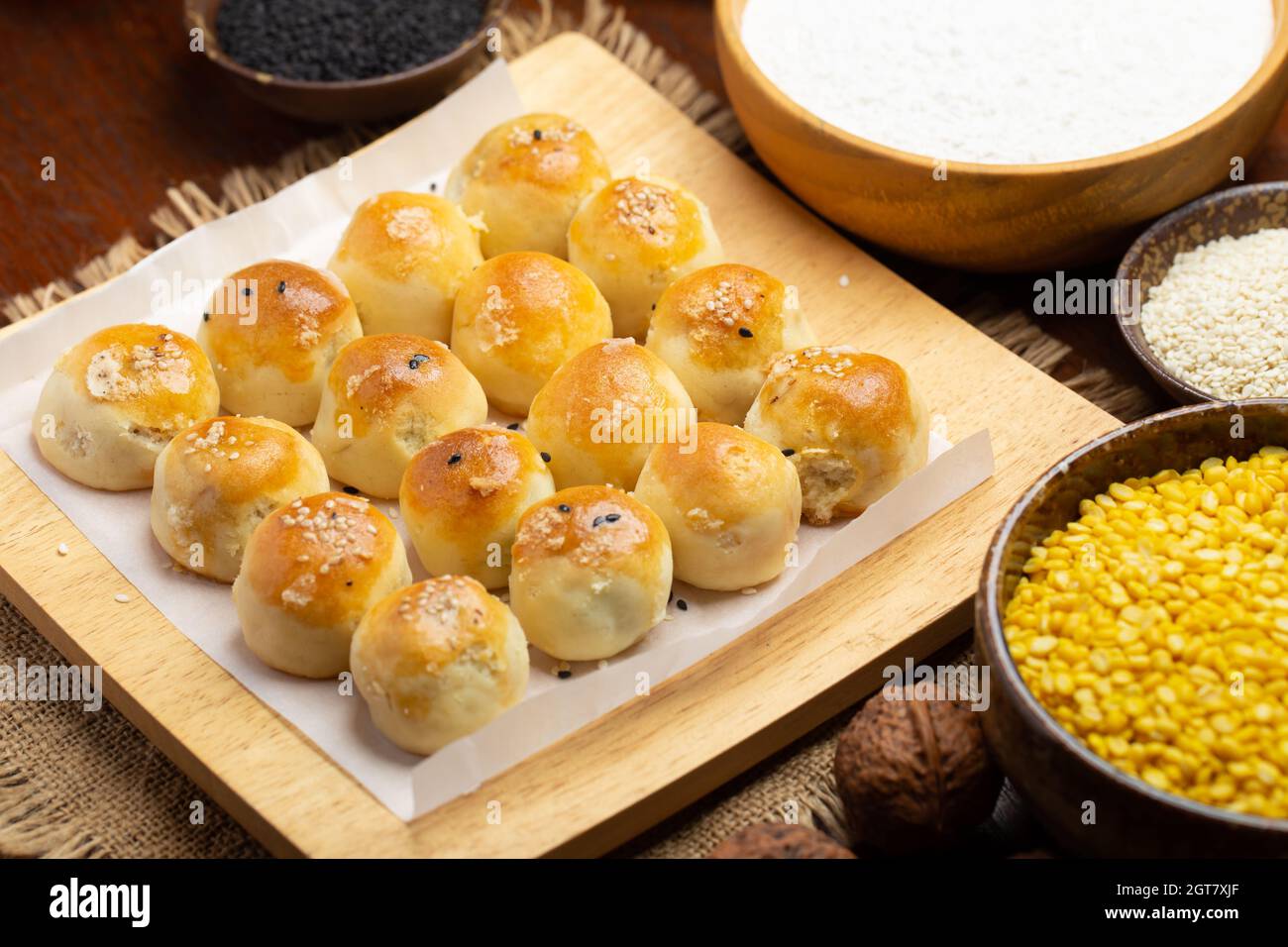 Chinese taro paste hi-res stock photography and images - Alamy