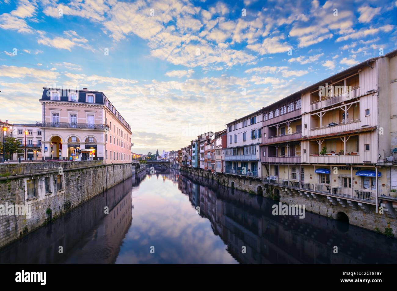 Castres river hi-res stock photography and images - Alamy