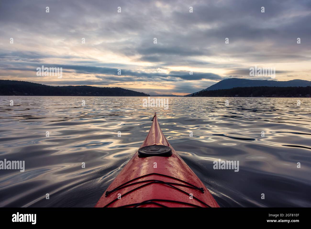 Sea Kayak paddling in the Pacific Ocean Stock Photo - Alamy