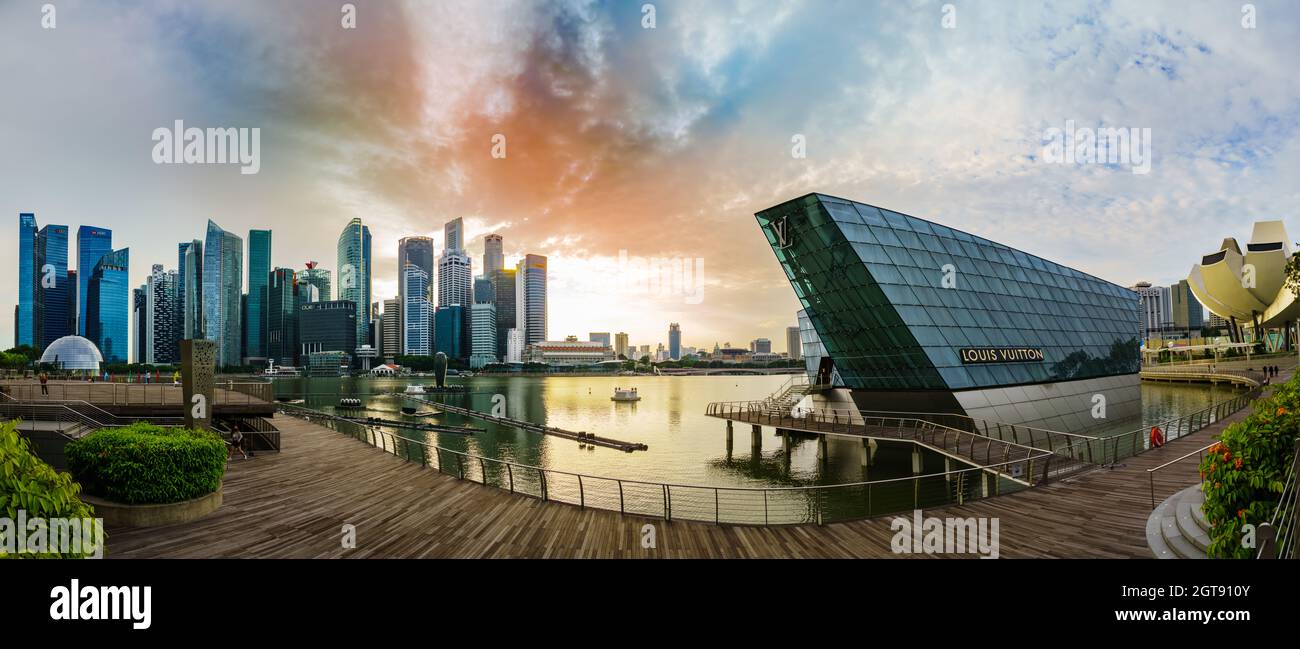 Beautiful sunset view of Singapore Central Business District (CBD) from ...