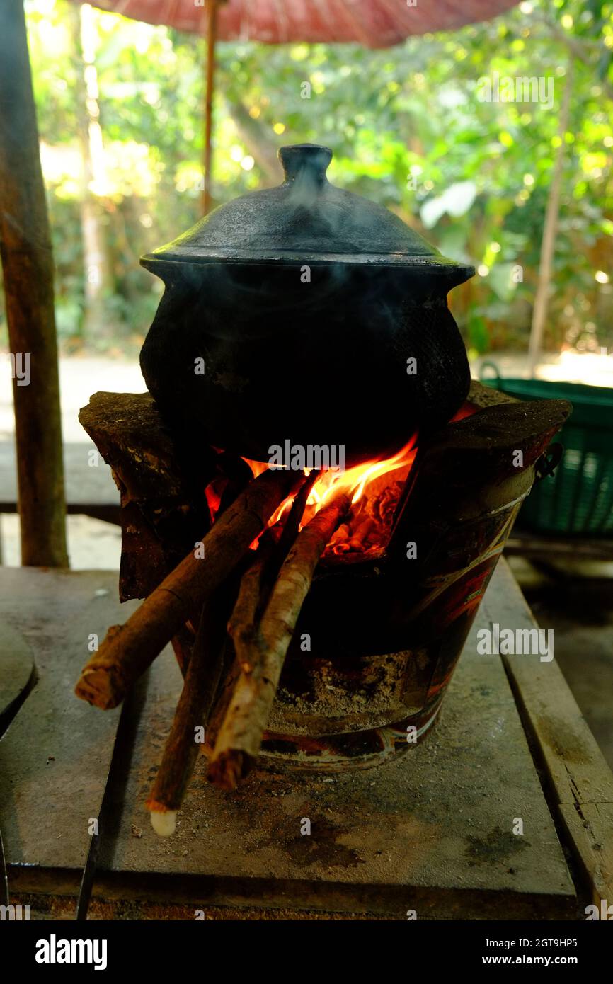 Clay fireplace hi-res stock photography and images - Alamy