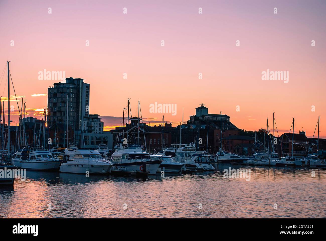 Wet dock ipswich suffolk uk hi-res stock photography and images - Alamy