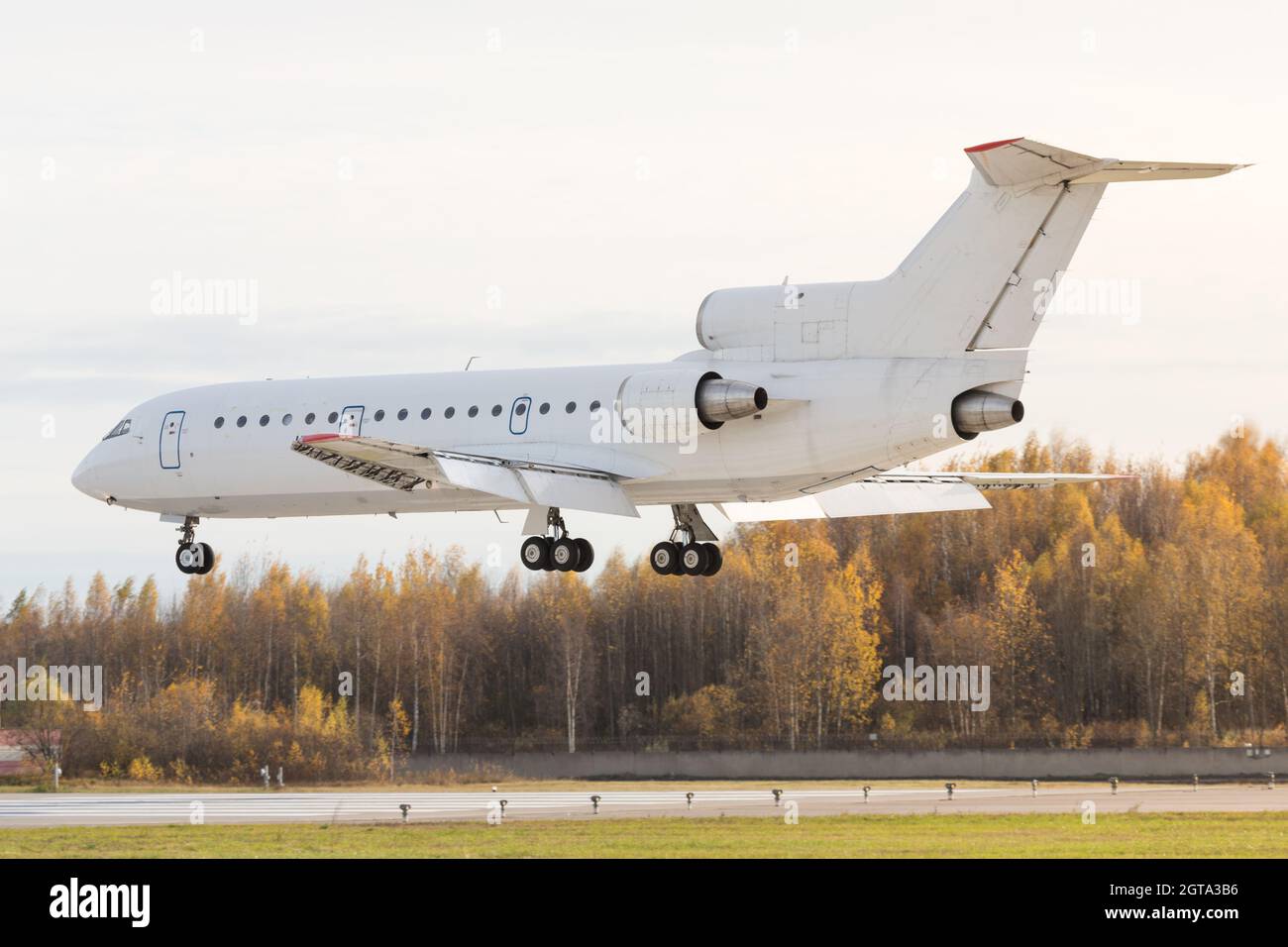 Narrow body aircraft hi-res stock photography and images - Alamy
