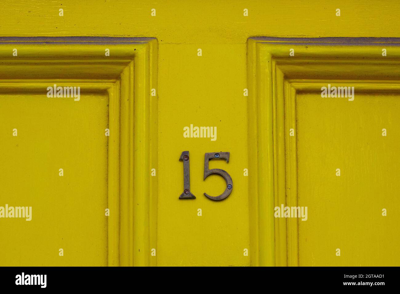 House number 15 wooden sign hi-res stock photography and images - Alamy