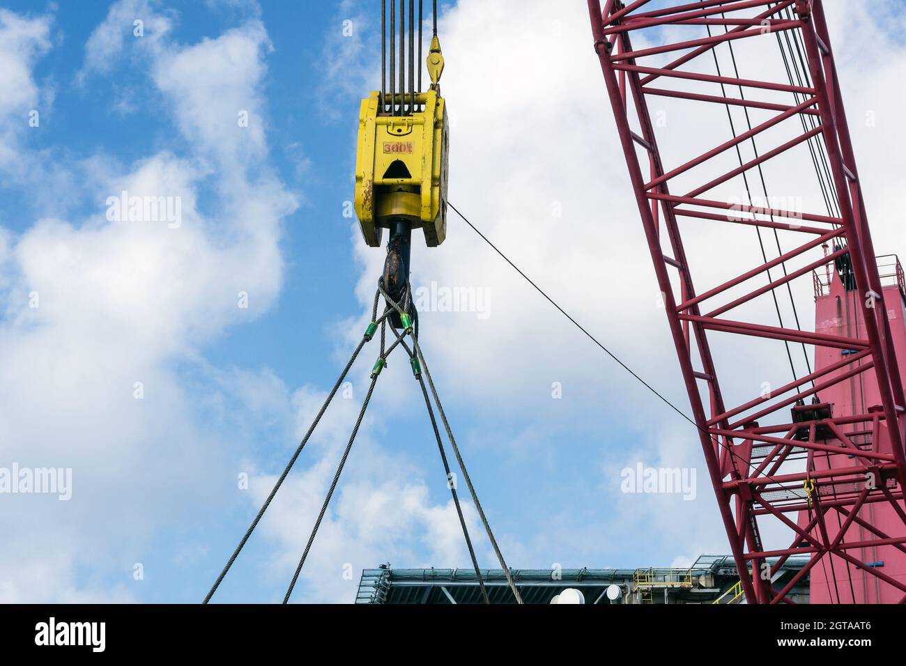Crane on a barge hi-res stock photography and images - Alamy