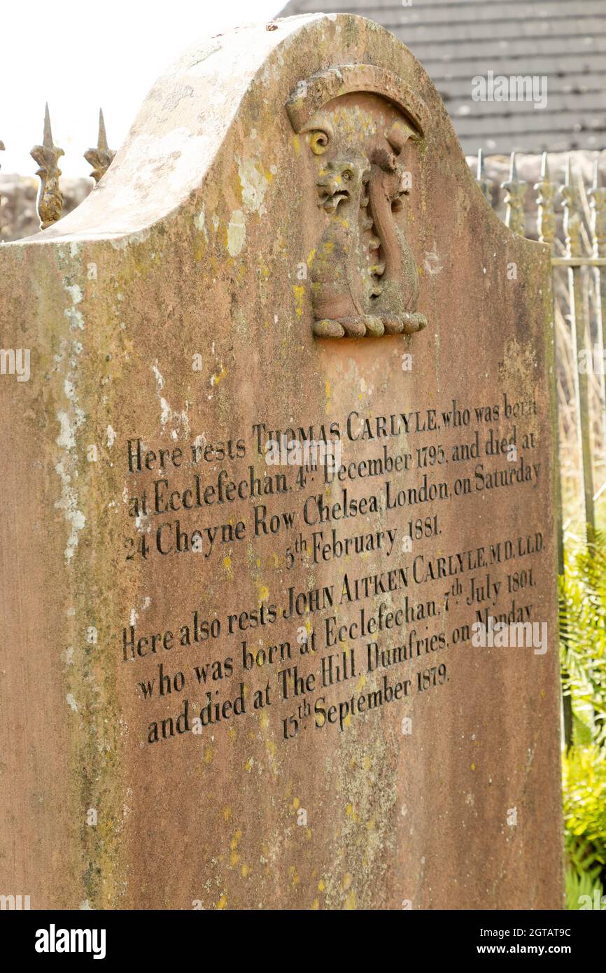 Headstone of Thomas Carlyle's grave in the kirkyard of Hoddom Parish ...