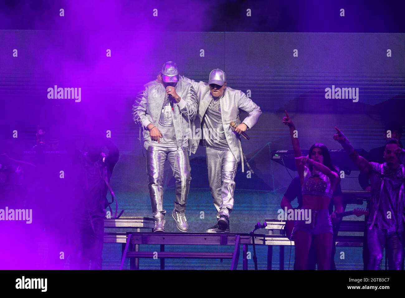 MIAMI, FL - OCTOBER 1: Wisin and Yandel perform during Uforia Mix Live ...