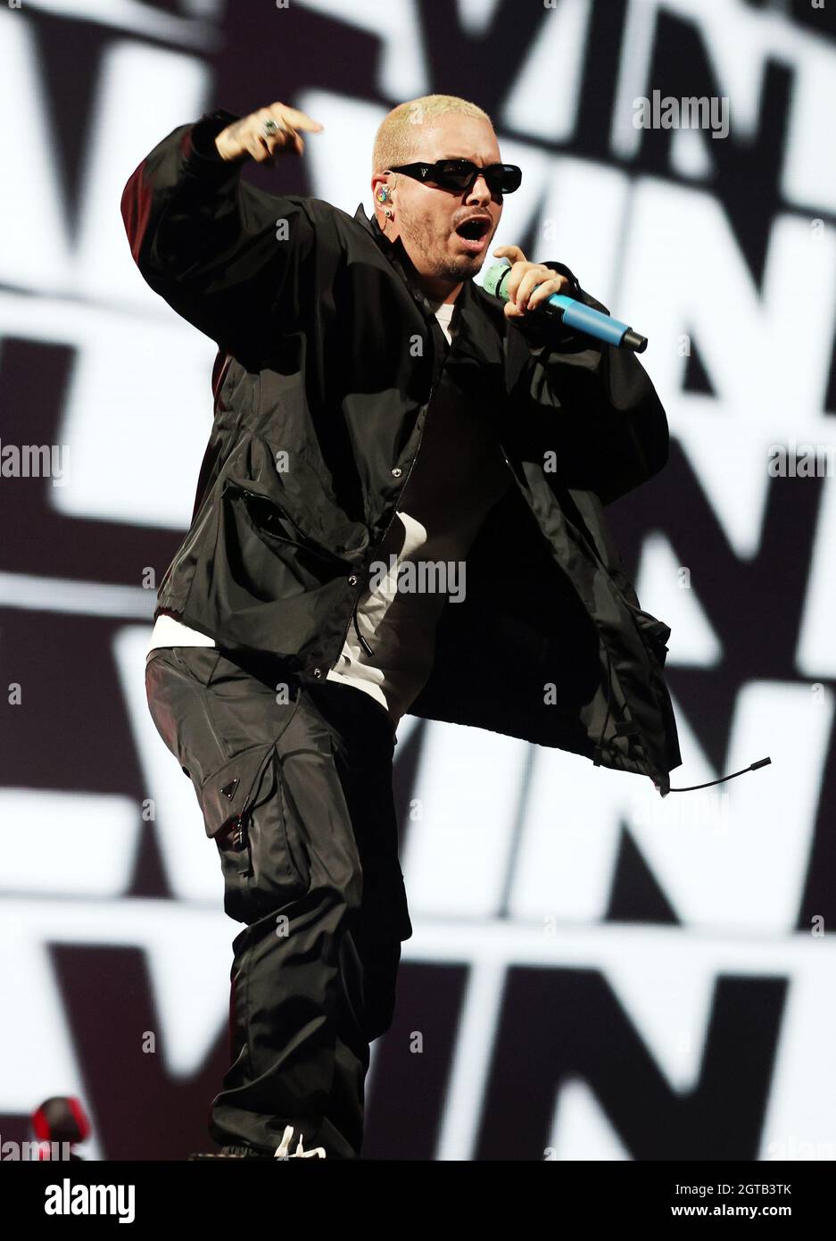 MIAMI, FL - OCTOBER 1: J Balvin performs during Uforia Mix Live 2021 at ...