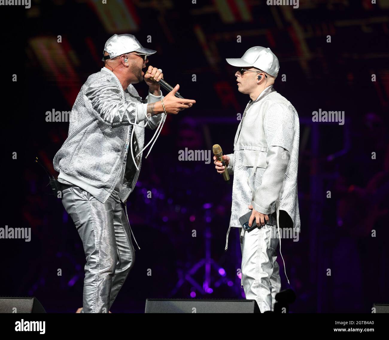 MIAMI, FL - OCTOBER 1: Wisin and Yandel perform during Uforia Mix Live ...