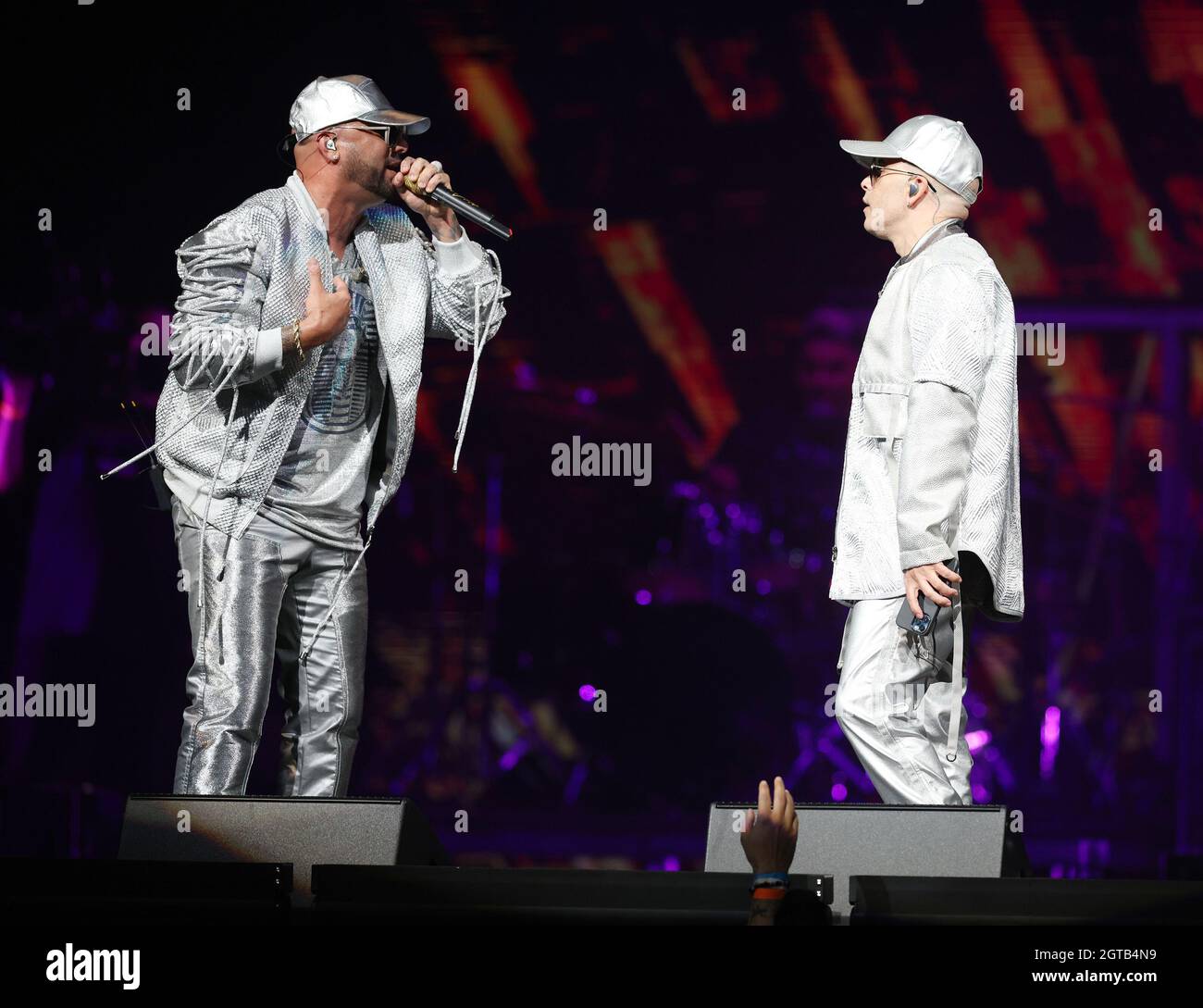 MIAMI, FL - OCTOBER 1: Wisin and Yandel perform during Uforia Mix Live ...