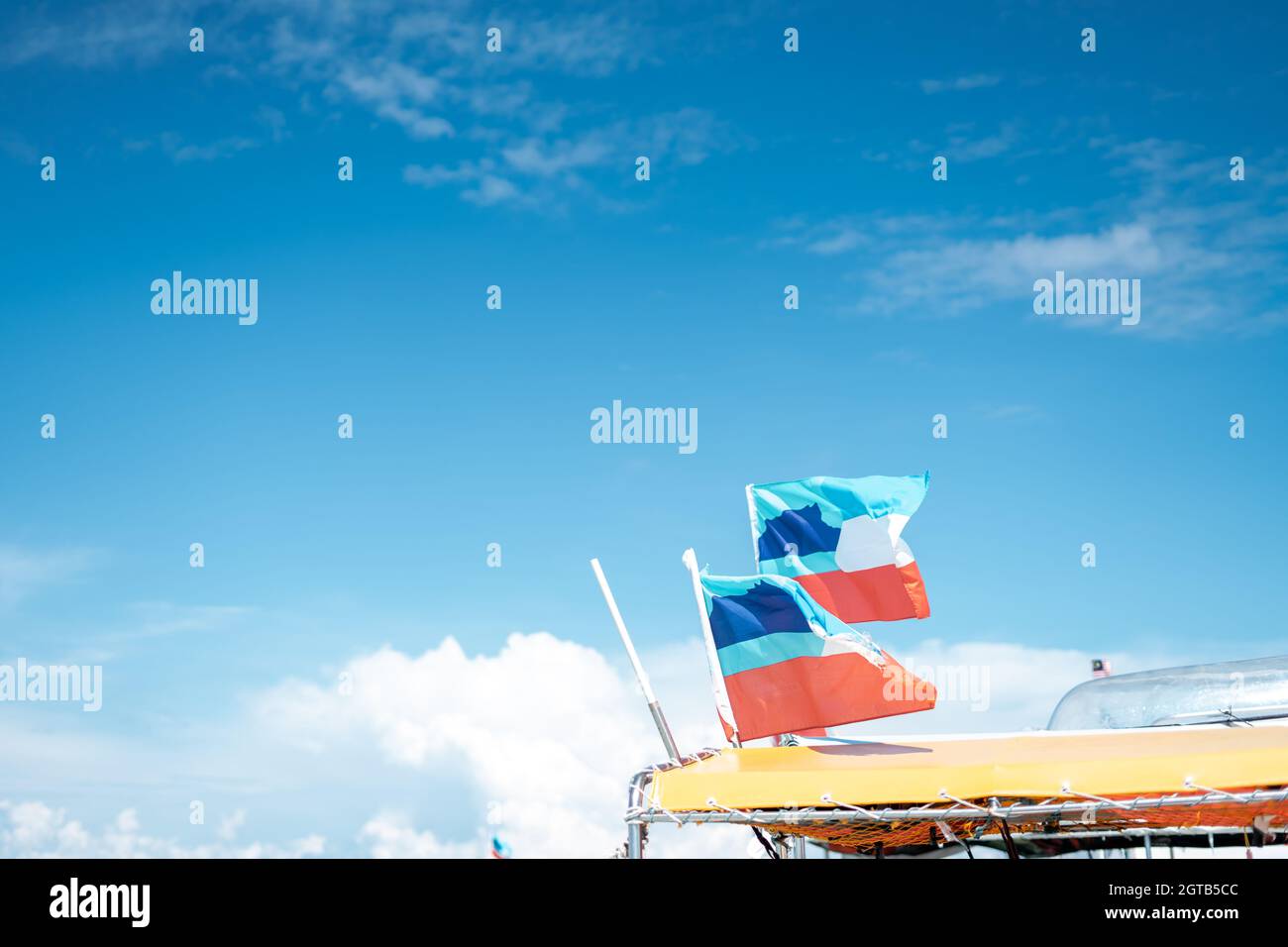 People on ship deck waving hi-res stock photography and images - Alamy
