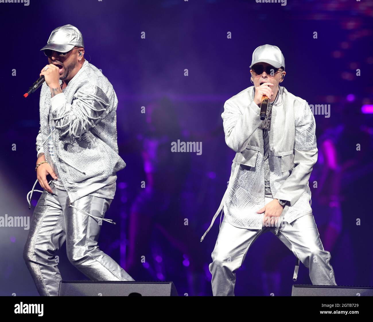 MIAMI, FL - OCTOBER 1: Wisin and Yandel perform during Uforia Mix Live ...